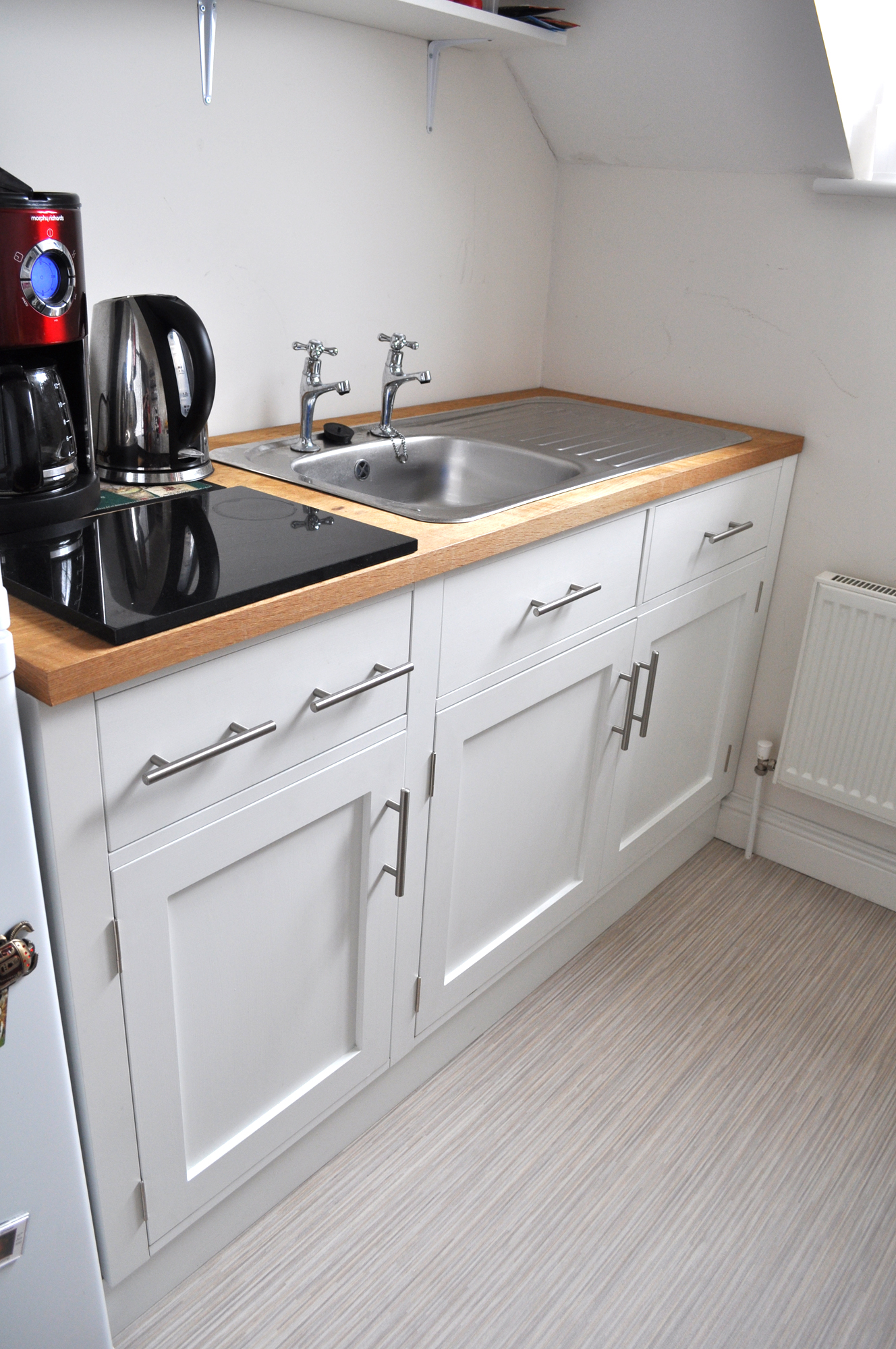 Kitchen Unit With Drawers - Jali Gallery